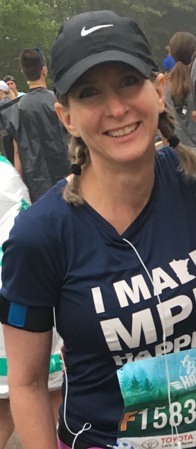 Children’s RN helps fellow runner at Garry Bjorklund Half Marathon