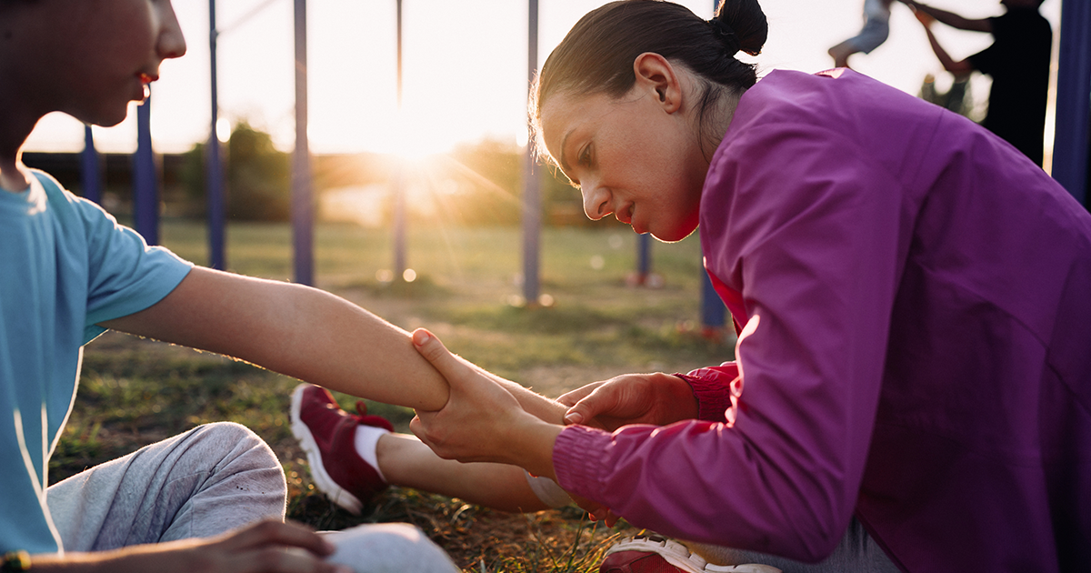 Tips for handling sports injuries and kids - Children's Minnesota